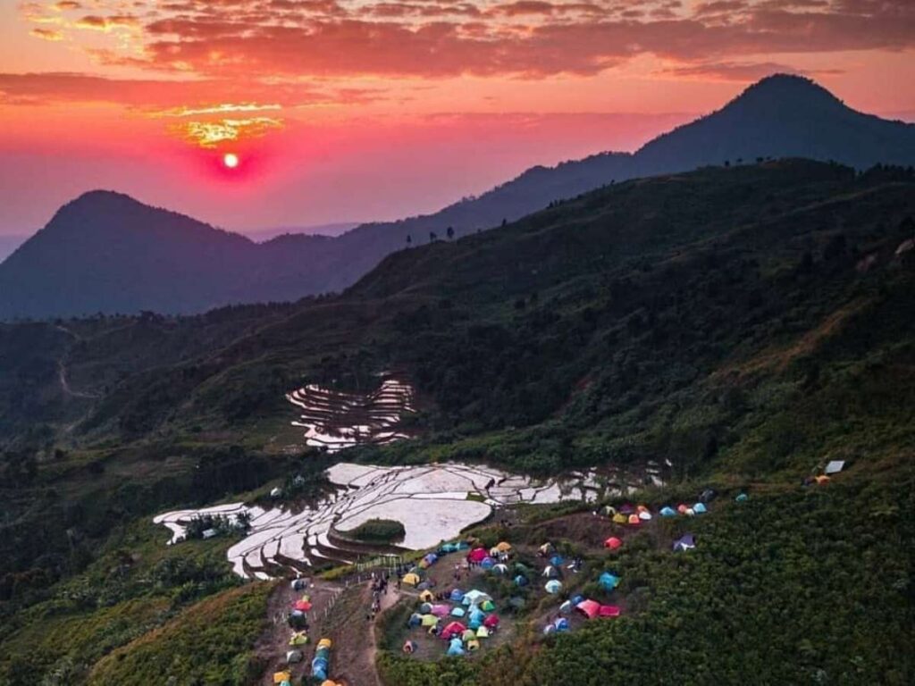 Gunung Kuta Bogor - Daya Tarik Wisata, Lokasi dan HTM Terbaru