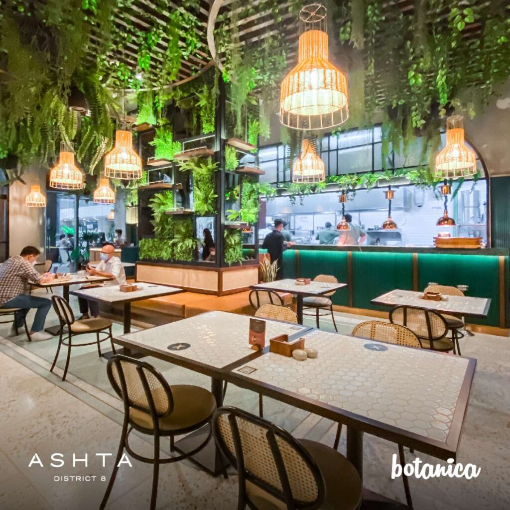 Ashta District 8: Review Mall, Fasilitas dan Spot Foto Terbaik