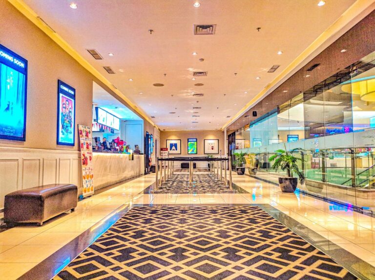 Pluit Village: Daya Tarik, Lokasi, Jam Operasiona, Fasilitas